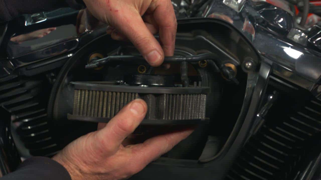 How To Clean Stock Harley Air Filter - White Star Rides